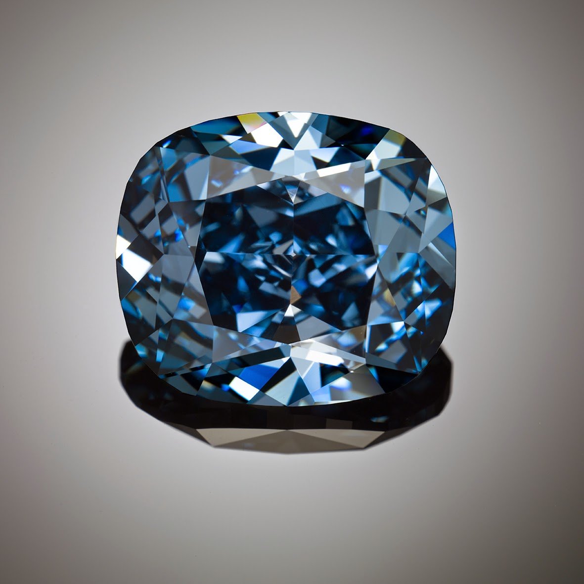 The Blue Moon Diamond | Grants Jewelry