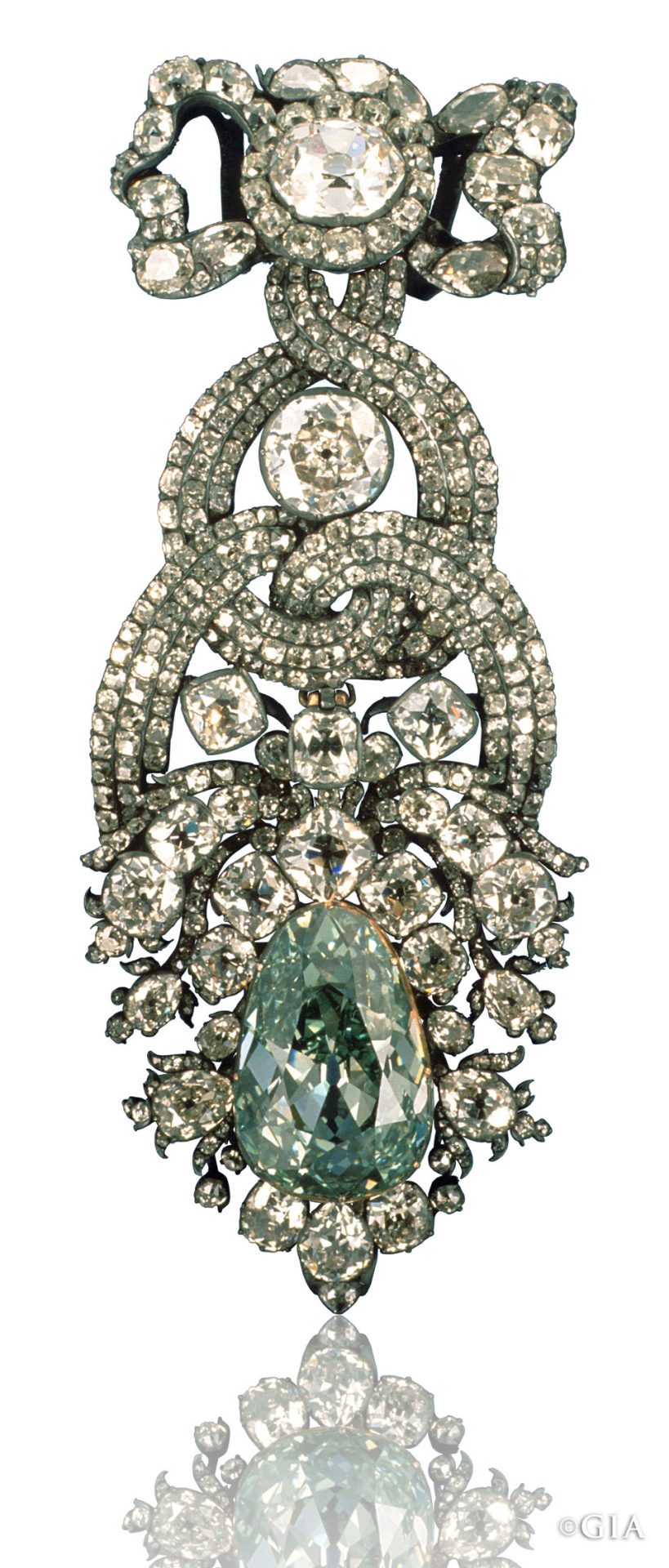 All About Fancy Colored Diamonds – Grants Jewelry